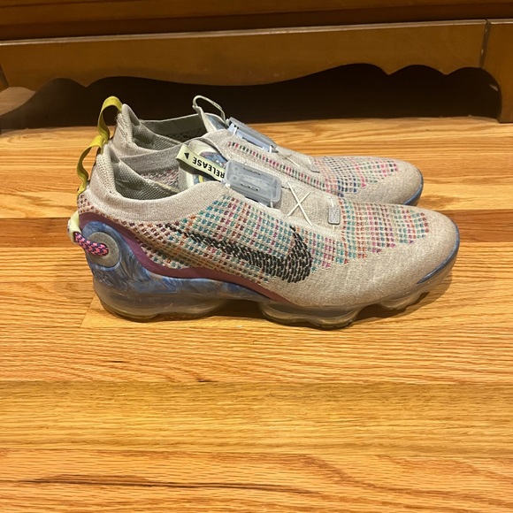 Nike | Shoes | Nike Vapormax 220 | Poshmark